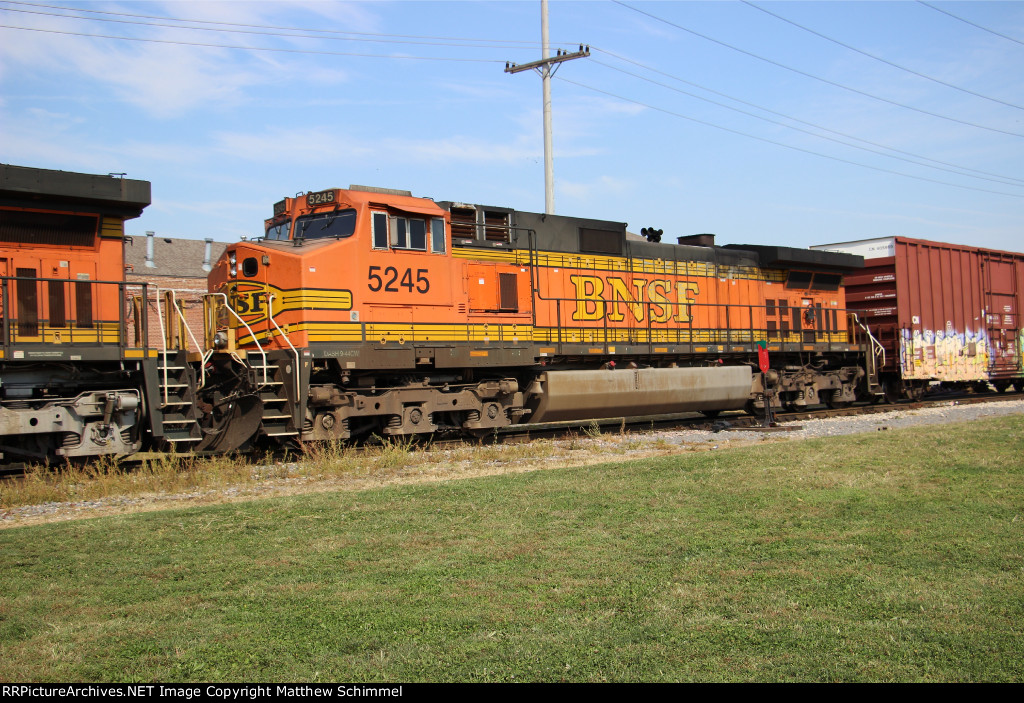 BNSF 5245